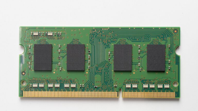 What Is a DDR4 RAM? Benefits, Speeds, and Safe Installation