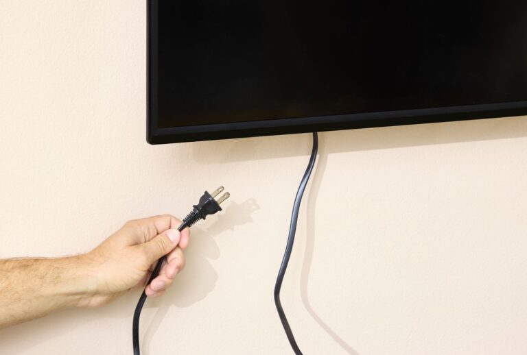 How To Fix A Smart TV That Keeps Shutting Off