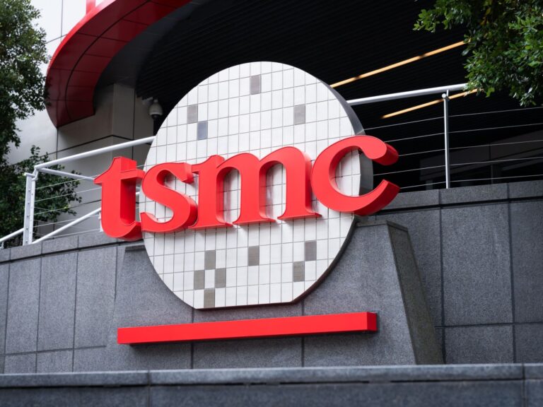 TSMC Is Testing Glass Substrates For Future CoWoS AI Chip Packaging